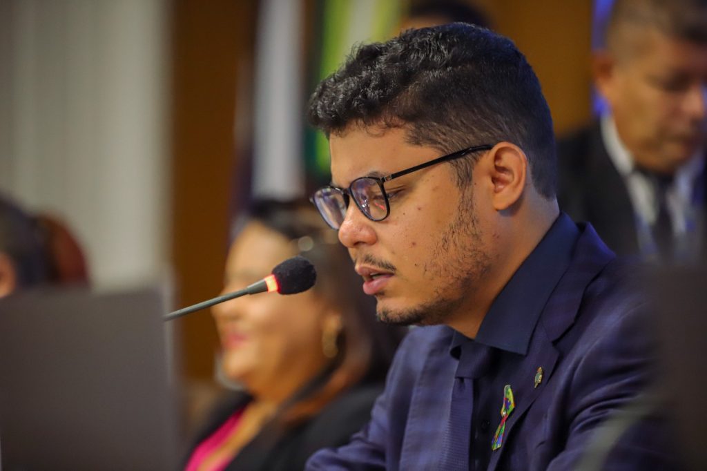 Projeto de Ribeiro Neto quer instituir tabela de horários para ...
